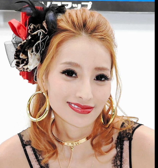 加藤紗里「全身タトゥー」報道を否定 〝証拠写真〟掲載し「実は全身タトゥーぢゃありませんw」|よろず〜ニュース
